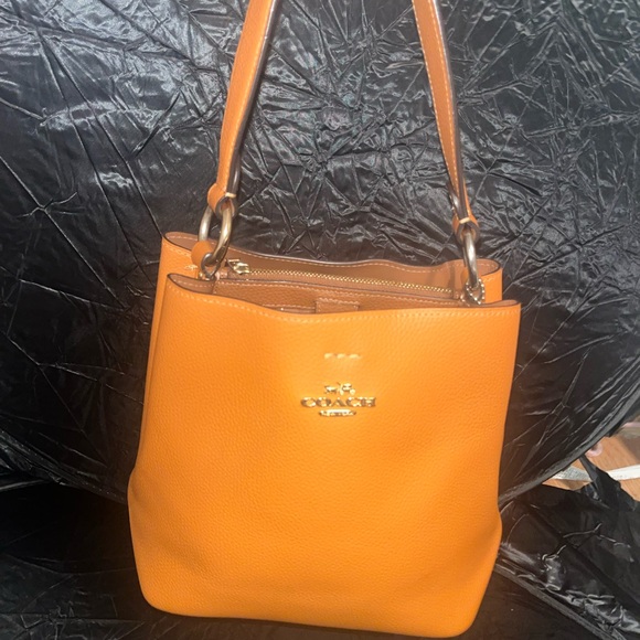 Coach | Bags | Coach Orange Leather Shoulder Bag Classic Design ...